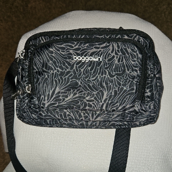 Baggallini | Bags | Baggallini Triple Zip Midnight Blossom Pattern ...